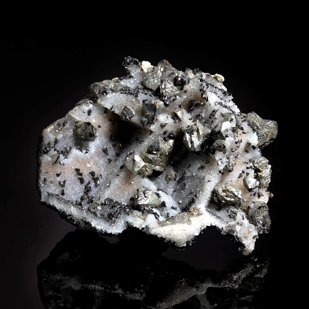 SPHALERITE ON QUARTZ EPIMORPH AFTER FLUORITE – Rocks Galore Ltd